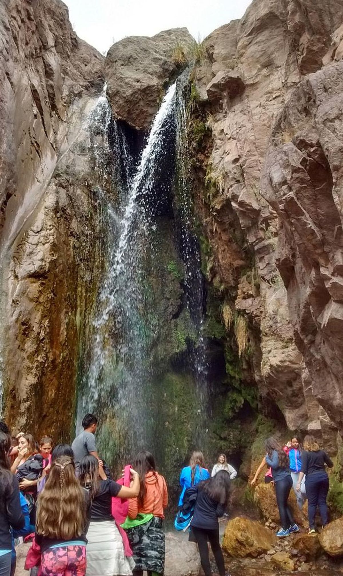 Los dueños de las tierras de la Cascada del Ángel comenzaron a cobrar ...