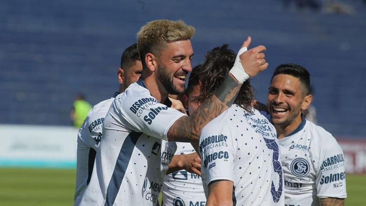 En Independiente Rivadavia negocian el retorno de Alejandro Rébola