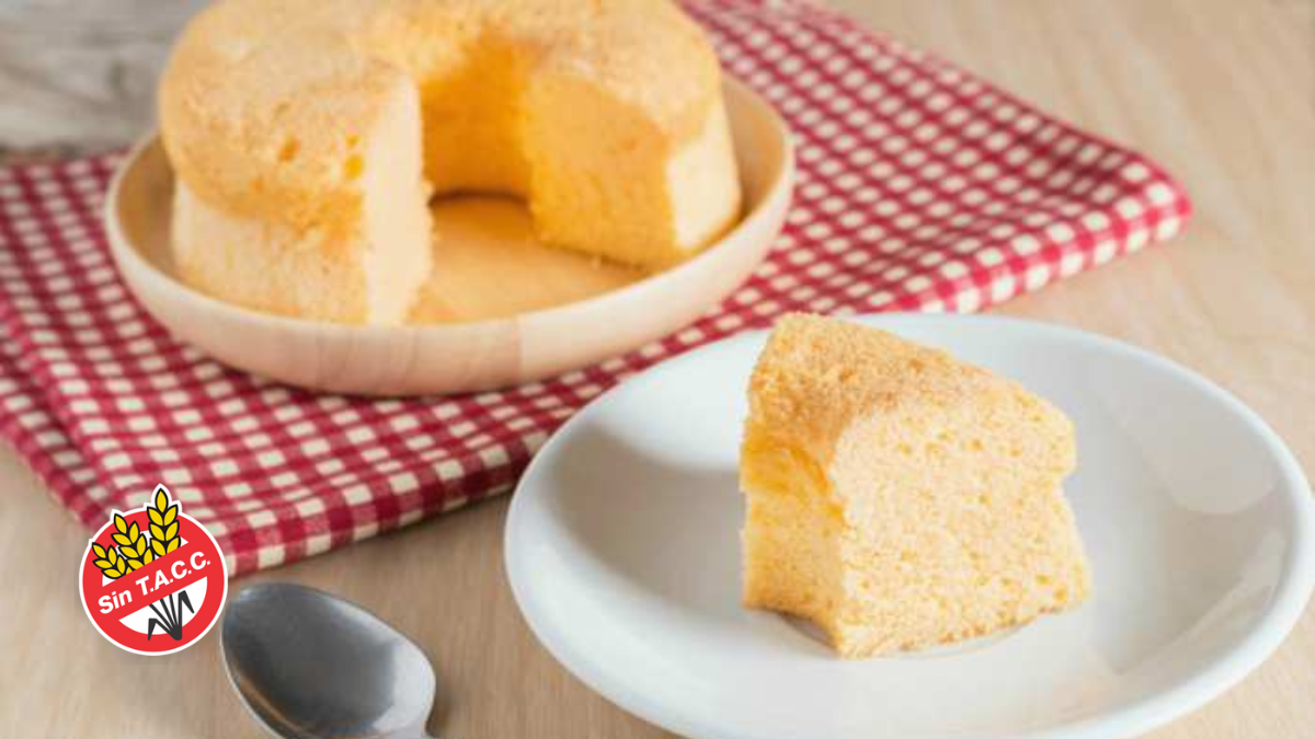 El esponjoso bizcochuelo de maíz sin TACC perfecto para la hora del café
