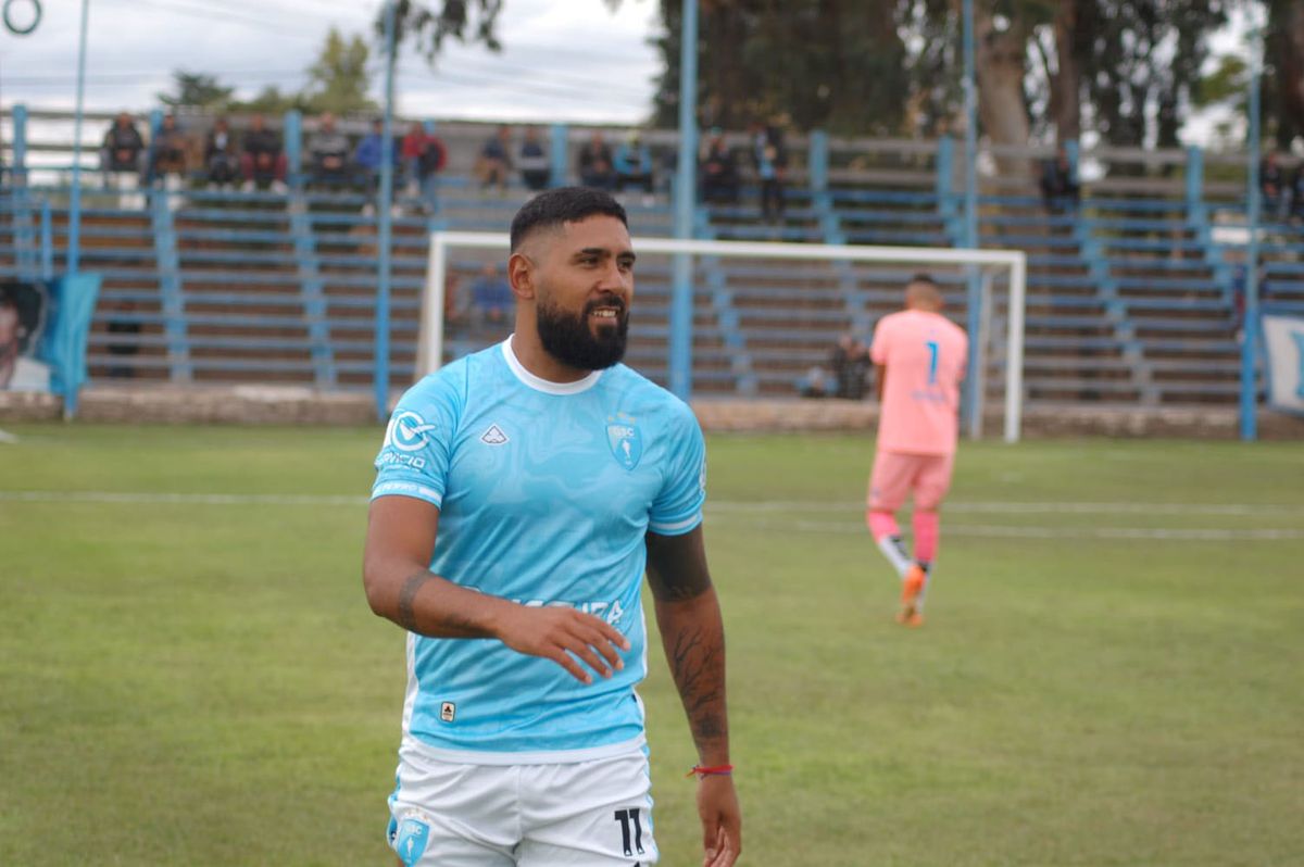 Maximiliano Herrera es la carta ofensiva que tiene Gutiérrez Sport Club en el Torneo Federal A