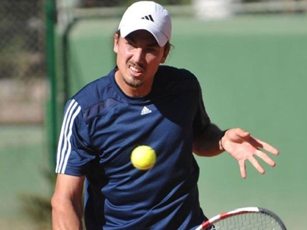 Tincho Alund avanzó en la clasificación de Eastbourne