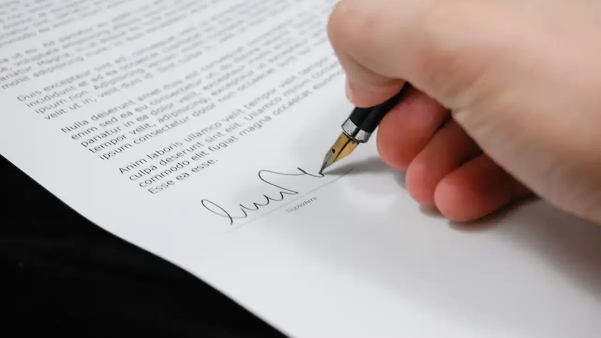 Qué significa una firma difícil de leer según la grafología
