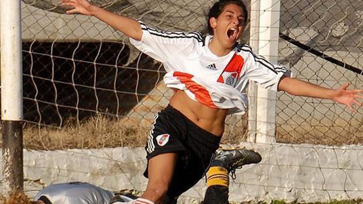 Pía Gómez ternada para los premios Jorge Newbery