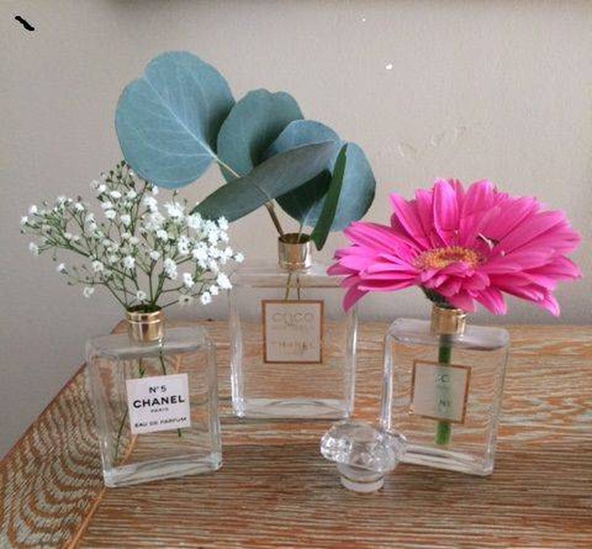 Recicla los frascos de perfume con estas maravillosas ideas de decoración