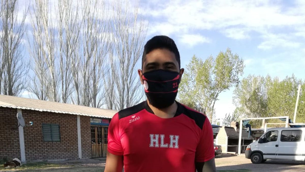 Maximiliano Herrera disfruta su retorno a Huracán Las Heras