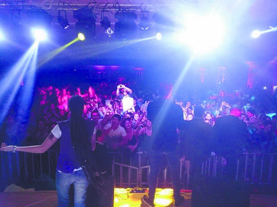 En Chile se paga hasta $400 para entrar a un boliche