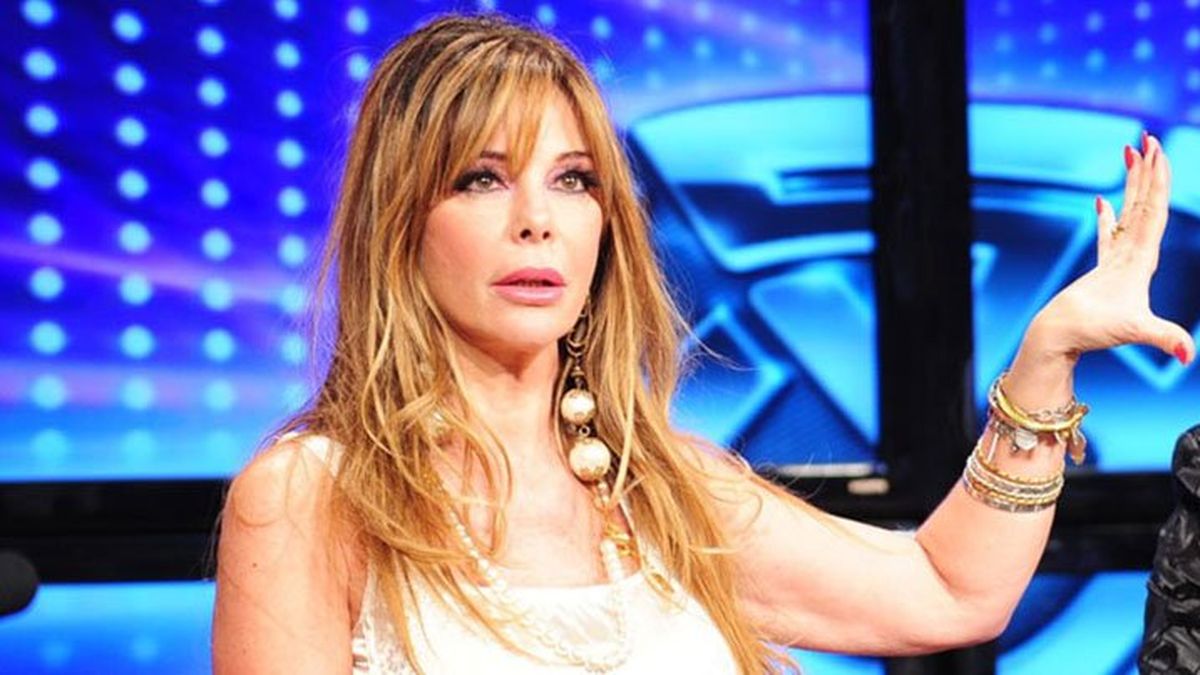 Graciela Alfano, sin photoshop en la playa pero una foto rarita