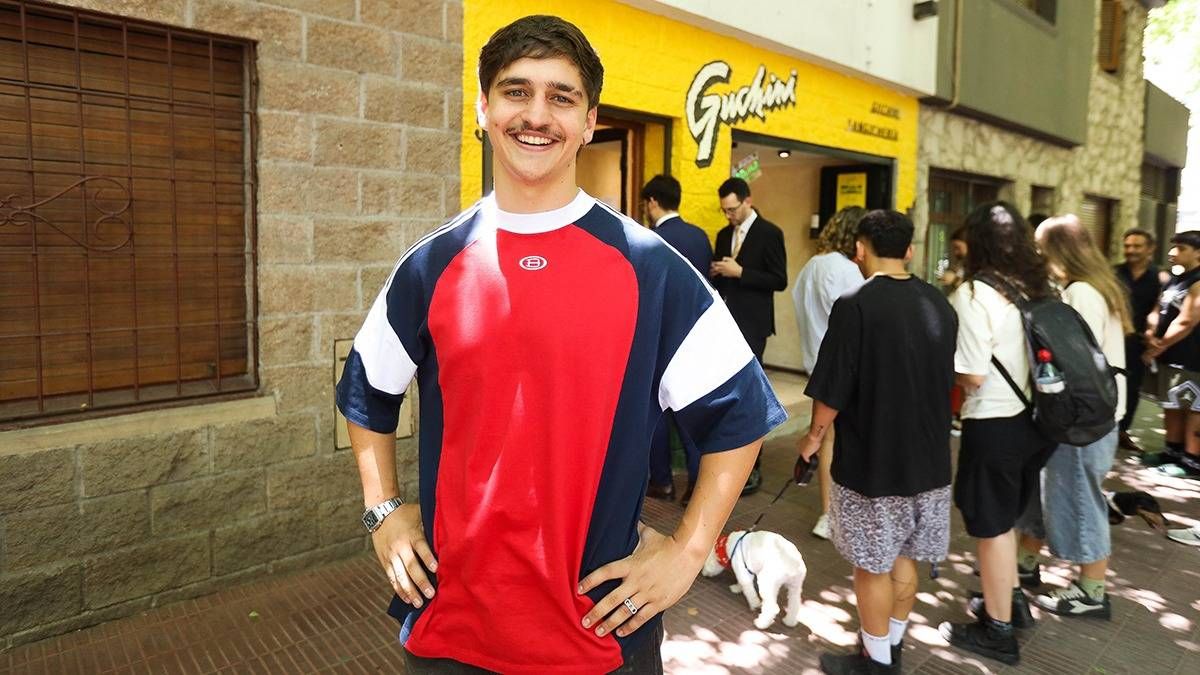 Sándwiches, tejo y música: el fenómeno creado por un mendocino que ...