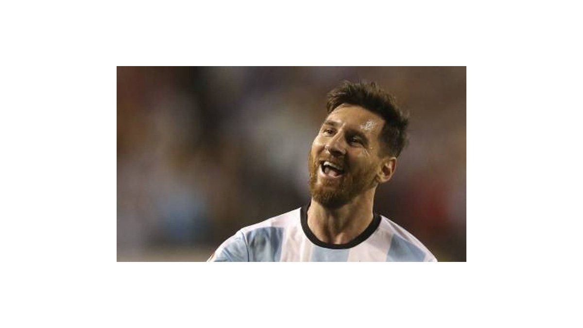 Por qué se hizo viral la foto de Messi con una hermosa mujer