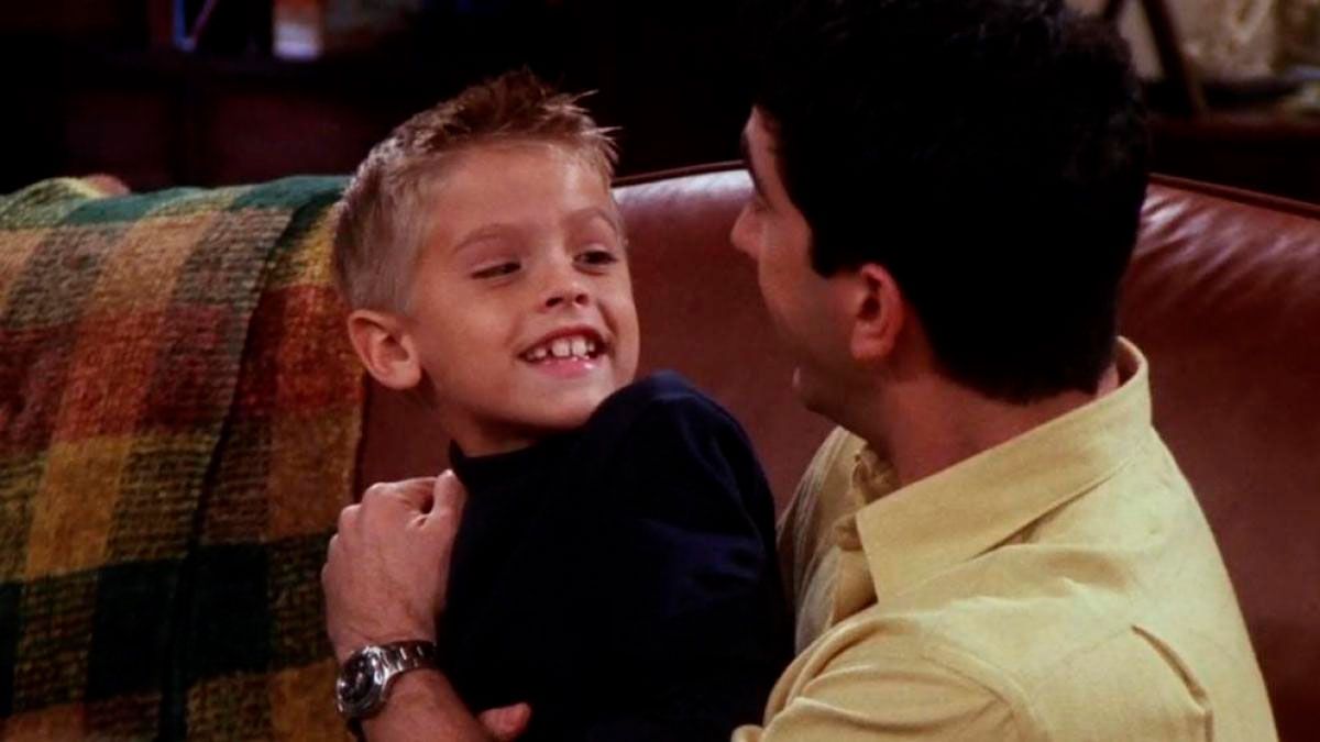 Así luce hoy el actor que interpretó al pequeño Ben Geller, hijo de ...