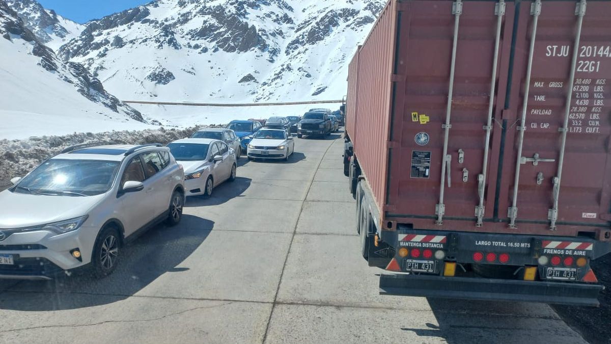 El paso a Chile abrió este martes a las 8 para todo tipo de vehículos