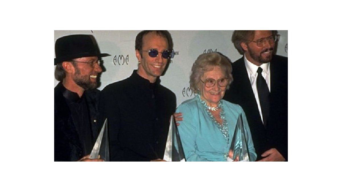 Murió Barbara Gibb, madre de los Bee Gees