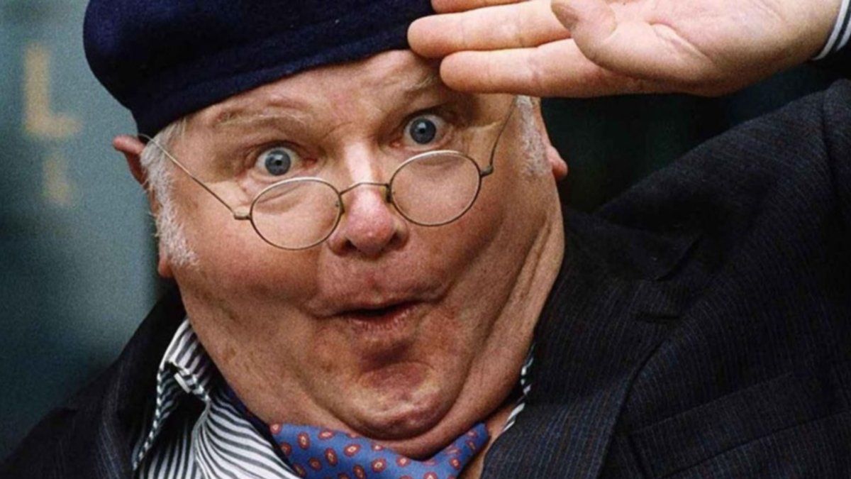 Benny Hill, 100 años del comediante que conquistó el mundo y murió solo
