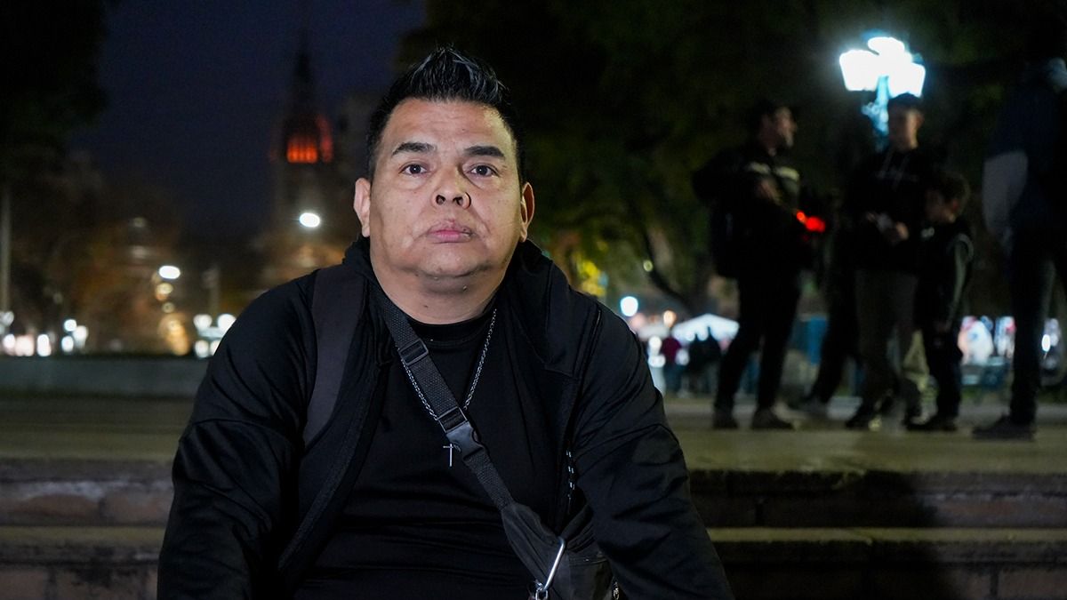 Nelson vivió en la calle, durmió en los troles y hoy ayuda a las personas sin techo a cambiar ...