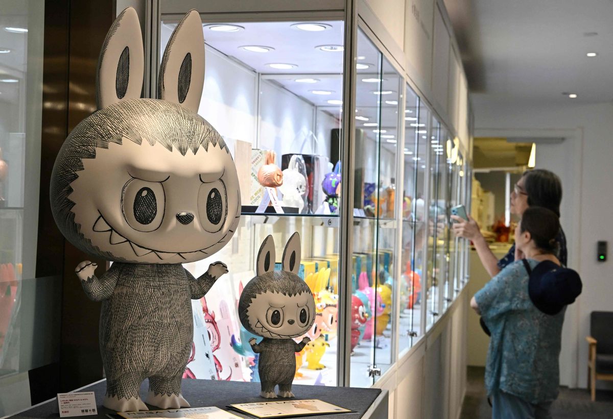 Qué son los Labubu, la nueva tendencia que llevan los famosos