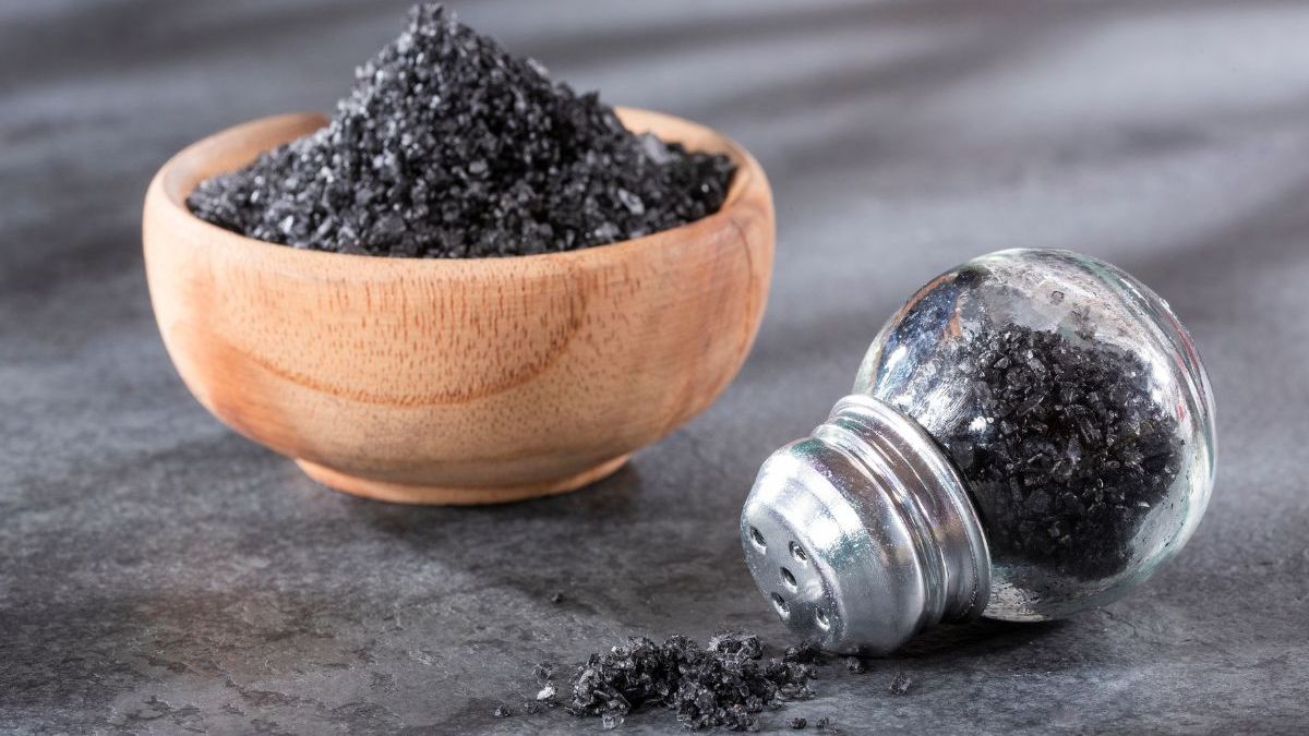 ¿Qué es la sal negra y cuáles son sus usos en la casa?