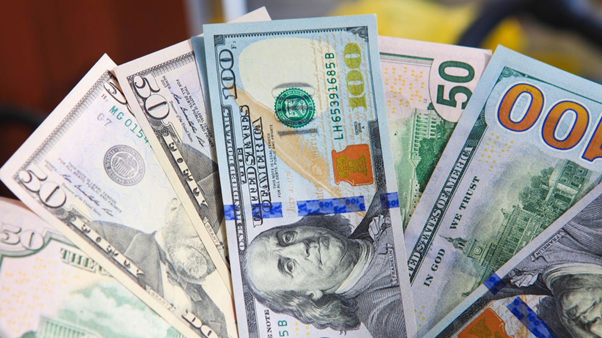 Mercado cambiario: cuándo se flexibilizaría el cepo a la compra de dólares