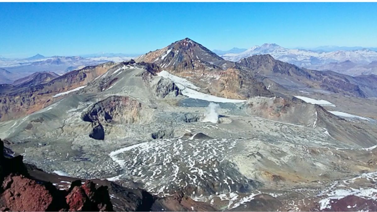 Un especialista explicó lo que puede pasar con el volcán Peteroa tras ...
