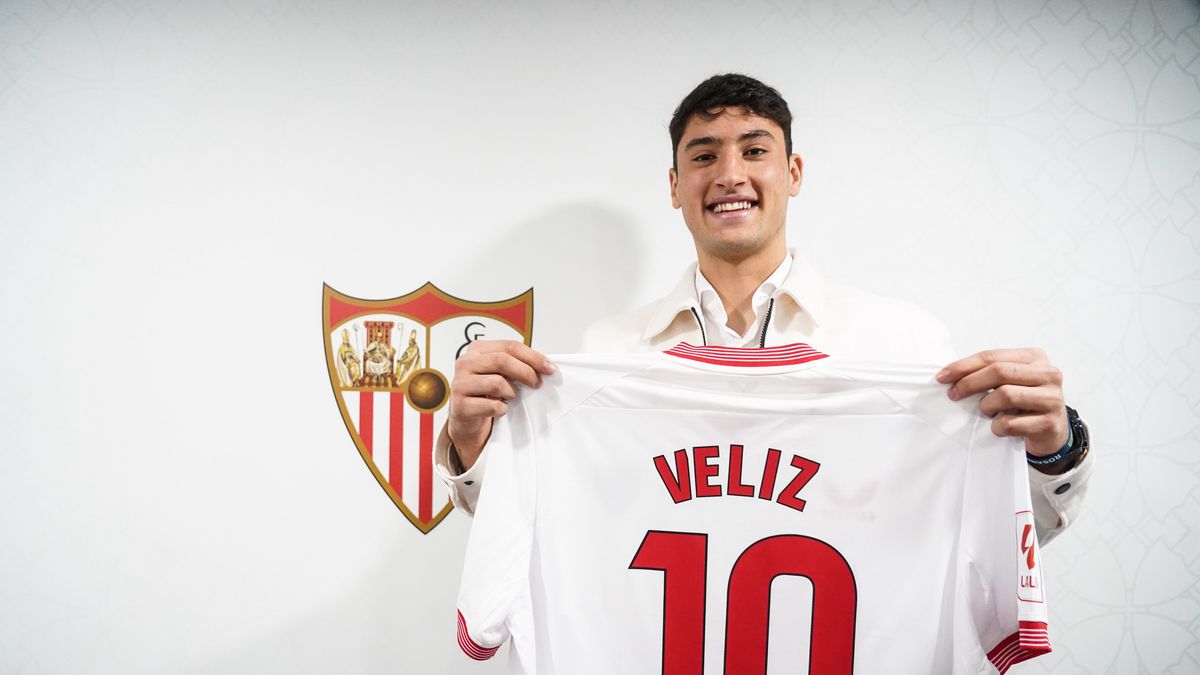 Por cuánto es el contrato de Alejo Véliz en el Sevilla de España