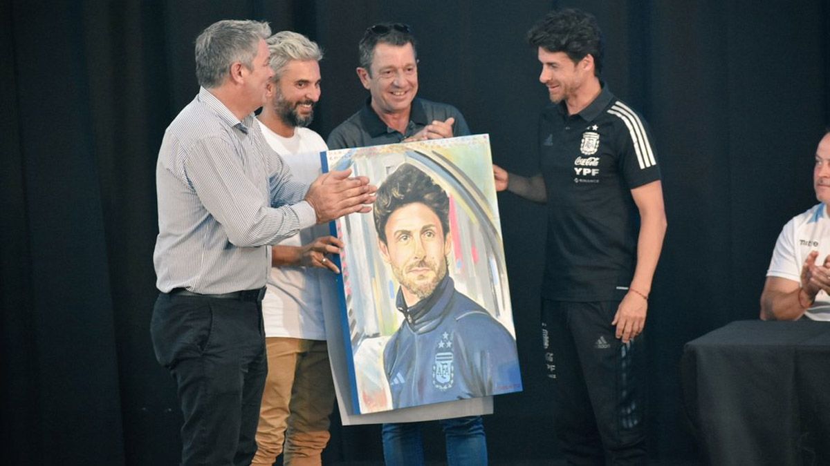Pablo Aimar fue homenajeado en su Río Cuarto natal