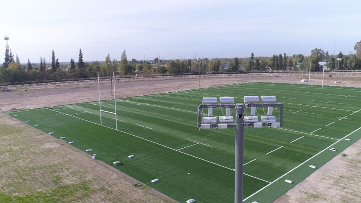 Ya está lista la nueva cancha sintética de rugby en el Hipódromo de Mendoza