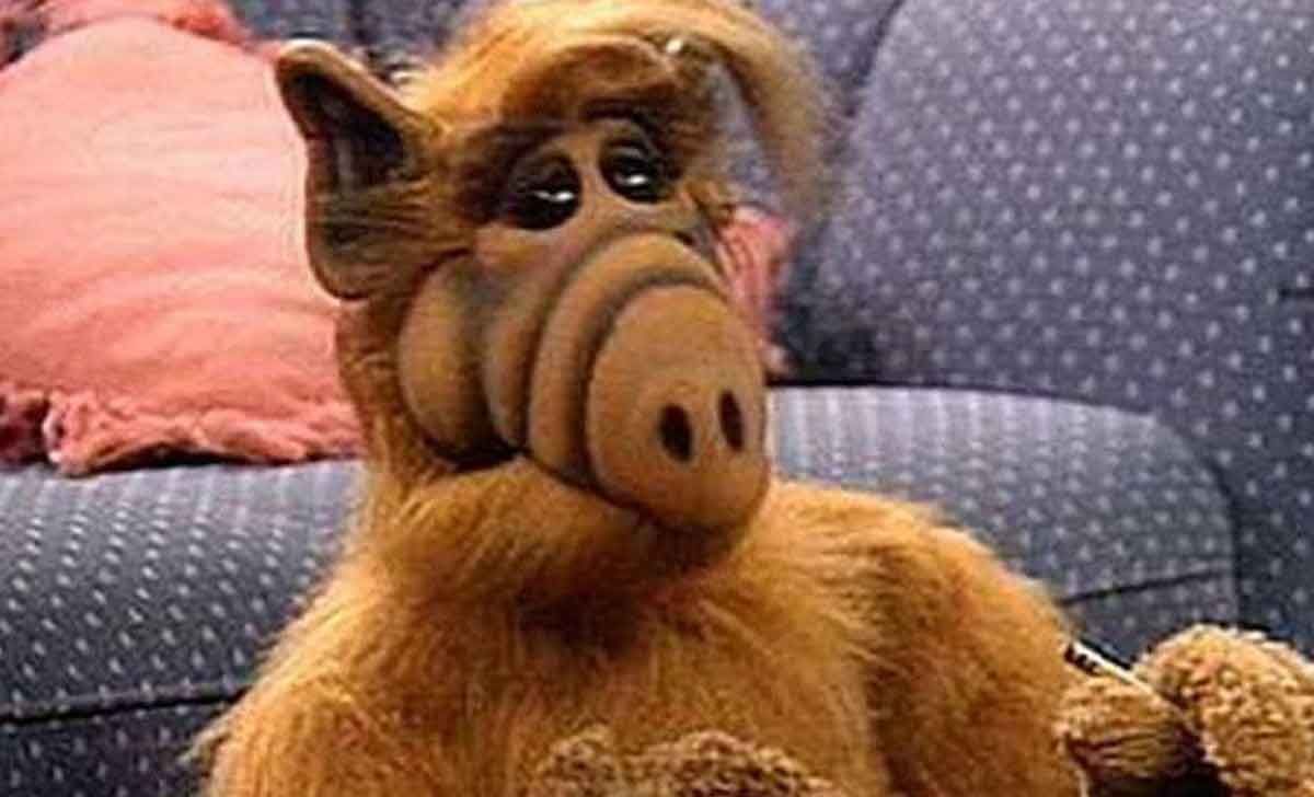 Alf regresa a la televisión de la mano de Ryan Reynolds