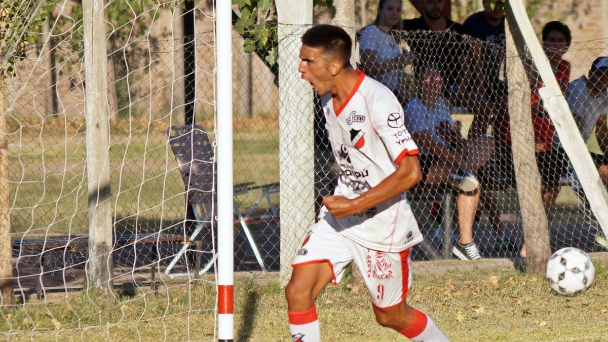 Enzo Secades, el mendocino que heredó el nombre de Francescoli por el ...