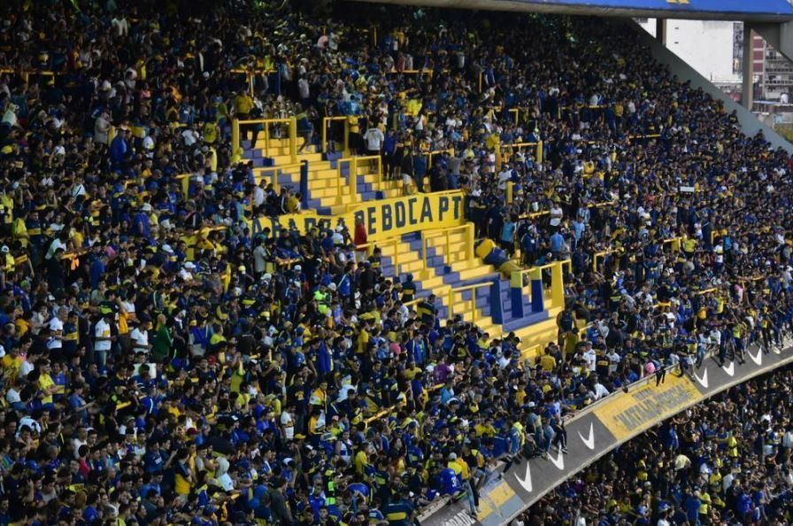 Así de extraña lució la popular de Boca