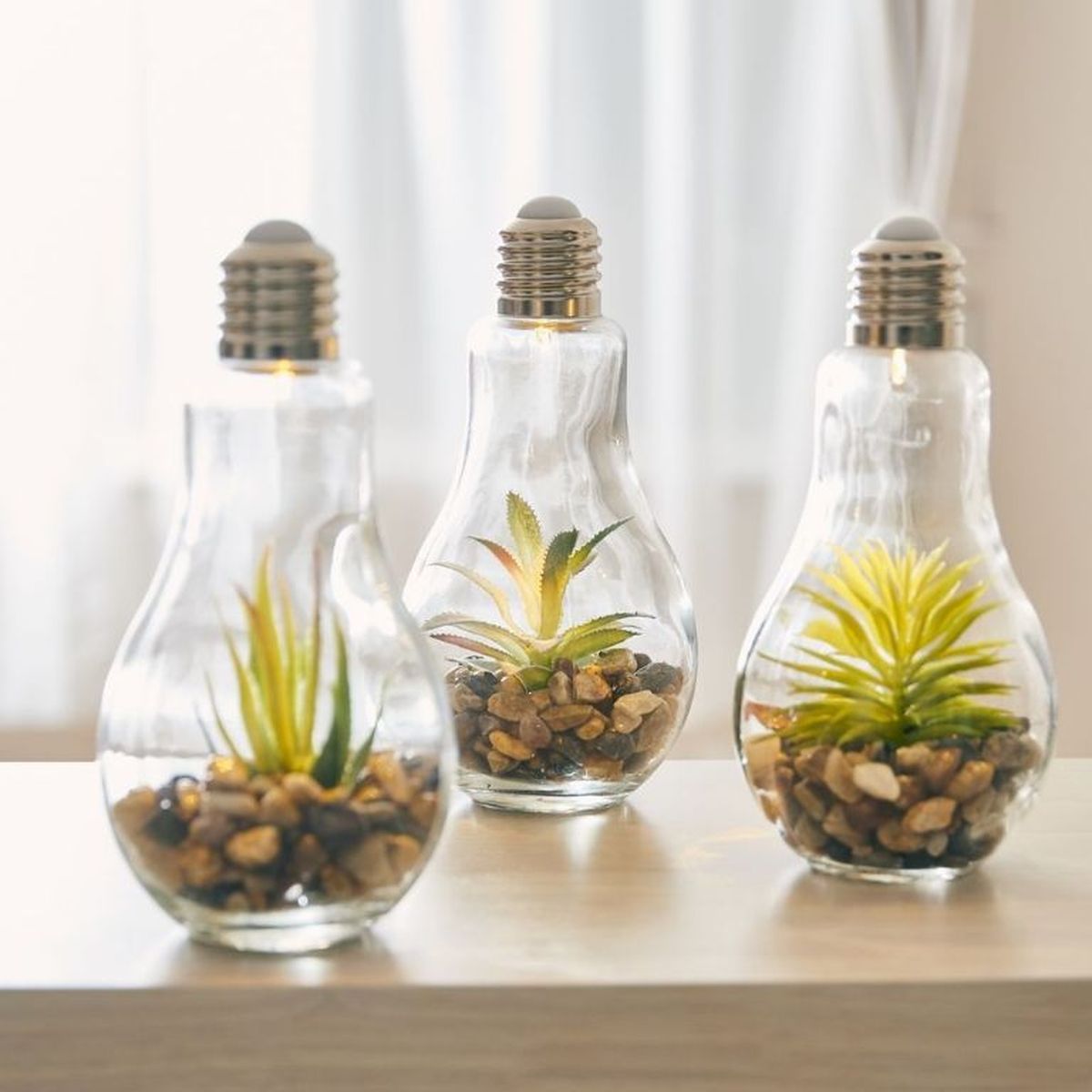 4 novedosas y originales formas de reciclar los focos de tu casa