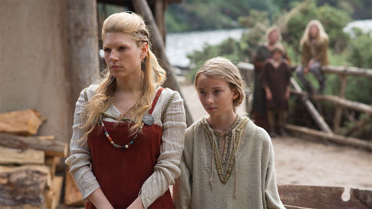 A 10 años de su estreno, así luce la actriz que interpretó a Gyda Lothbrok en Vikingos