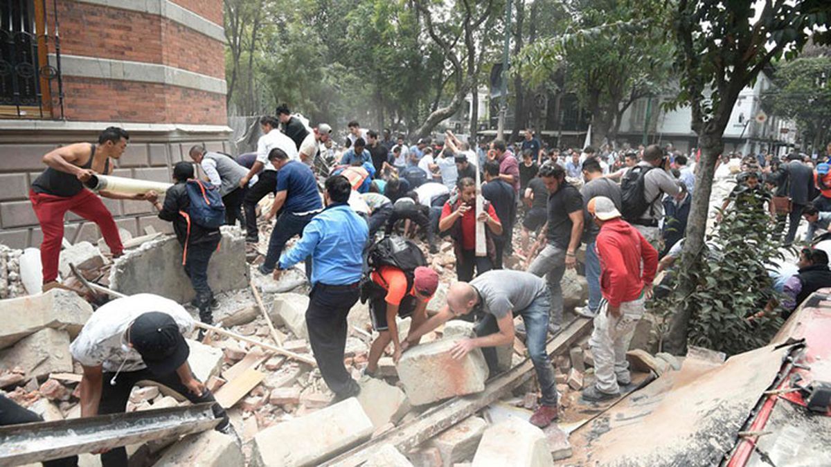 México: colapsó una escuela y temen que haya gente atrapada