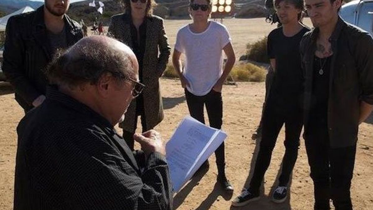 Danny DeVito en el nuevo video de One Direction