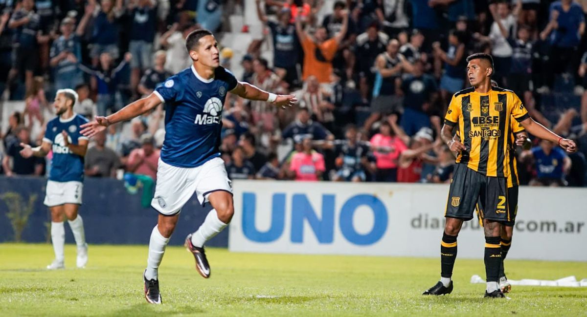 Alex Arce hizo delirar a los hinchas de Independiente Rivadavia