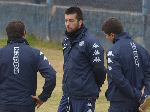 Roberto Trotta aguarda por la recuperación de Lucas Parisi