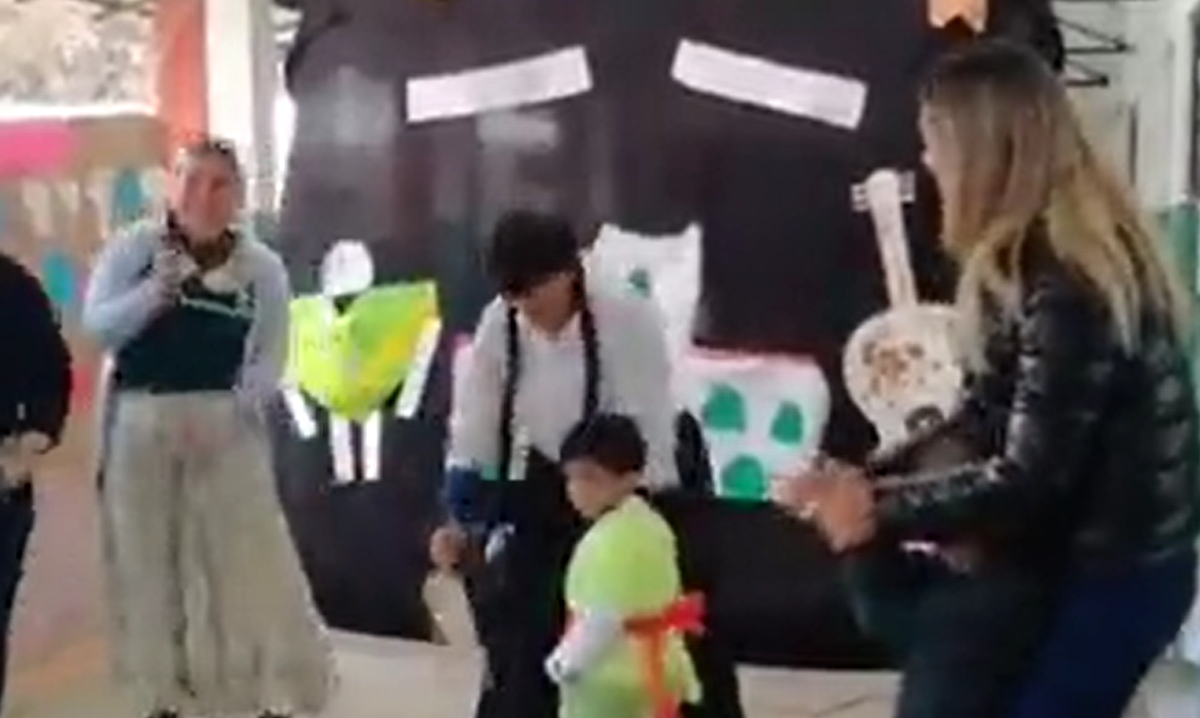 Derrapó mal: una docente hizo un aro aro subido de tono y generó polémica