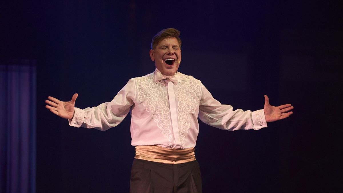 Gabriel Canci estrenó con glamour y a sala llena el musical de tango que protagoniza