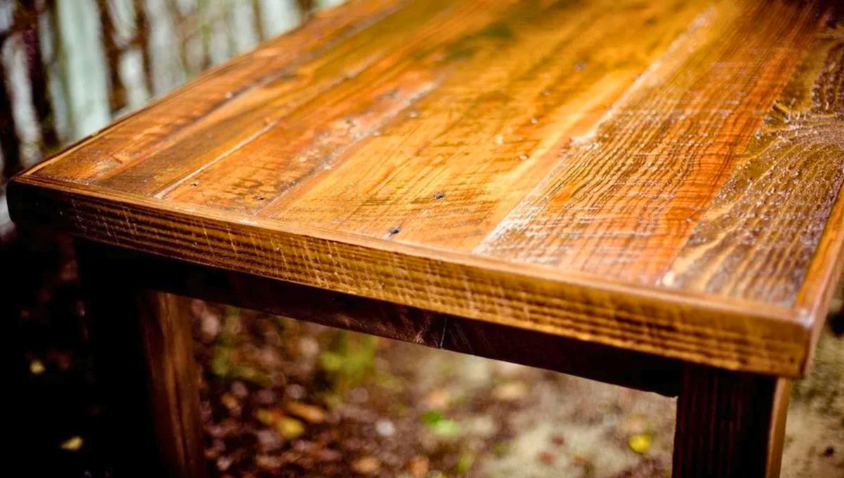 Cómo usar la nuez para borrar rayones en los muebles de madera: el ...