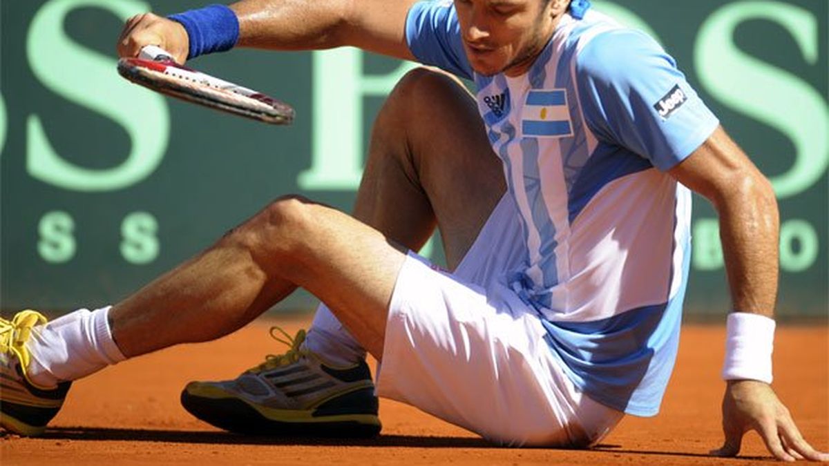 Tsonga barrió a Pico Mónaco y estiró la serie al quinto punto