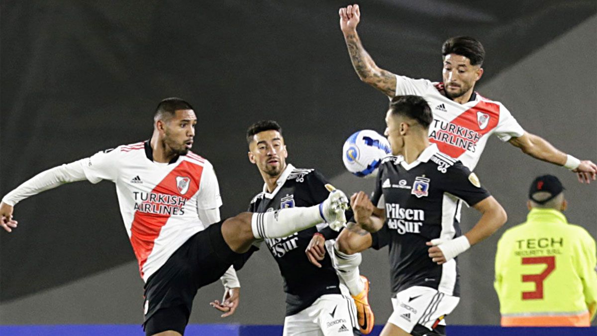 River pasó por arriba a Colo Colo y sacó pasaje a octavos de final