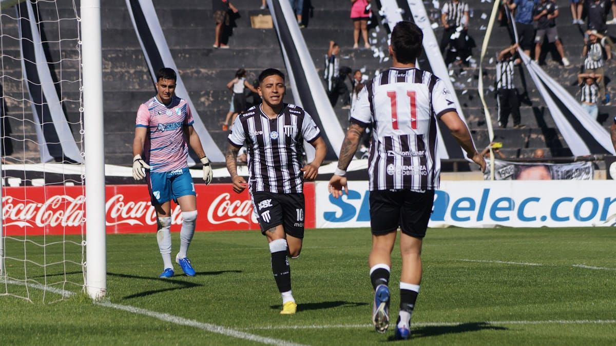 Rodrigo Castro es el goleador que tiene Gimnasia y Esgrima