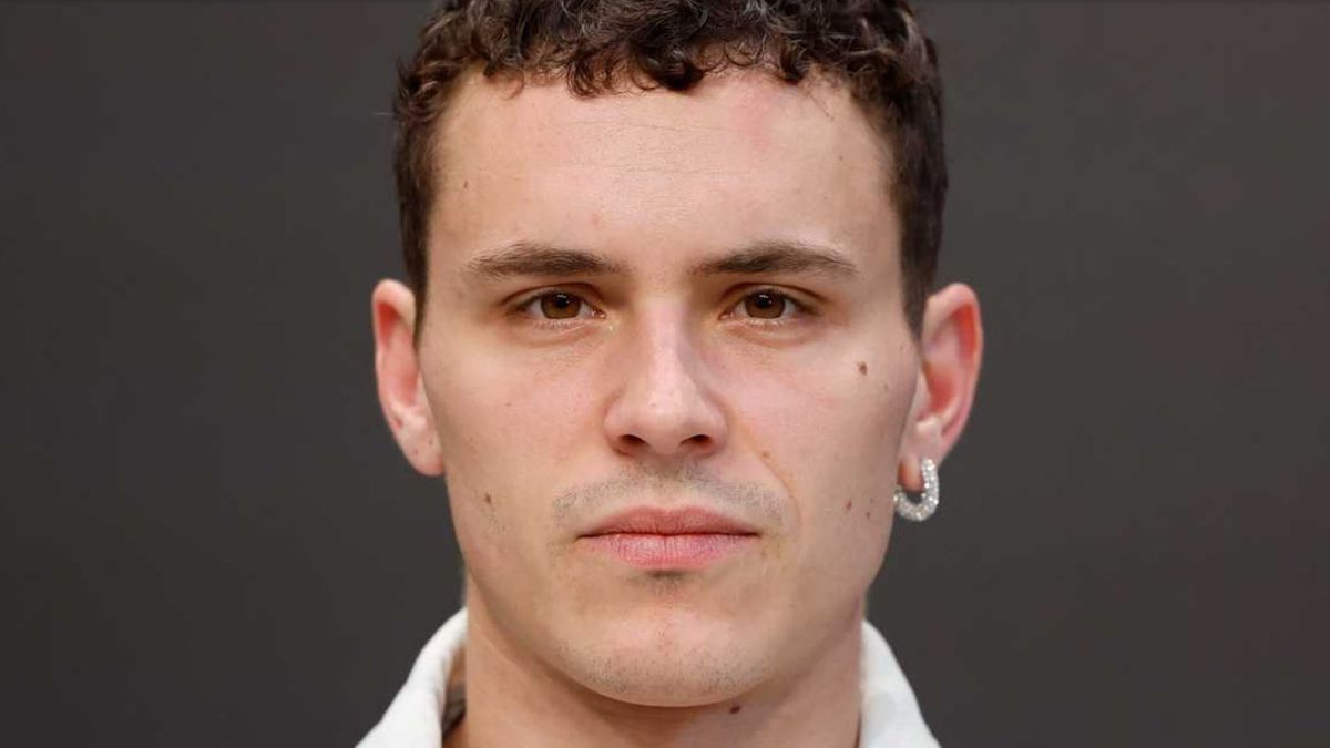 Arón Piper se luce en Netflix con una dramática serie española