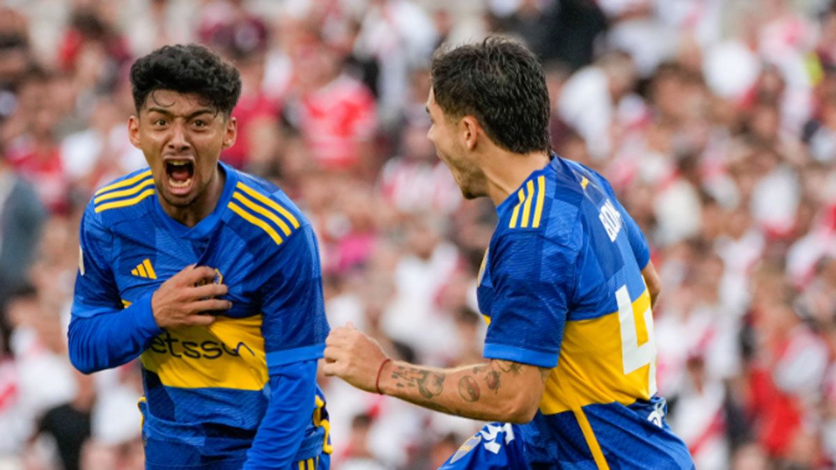 Cristian Medina hizo su primer gol en un Superclásico para Boca ante River