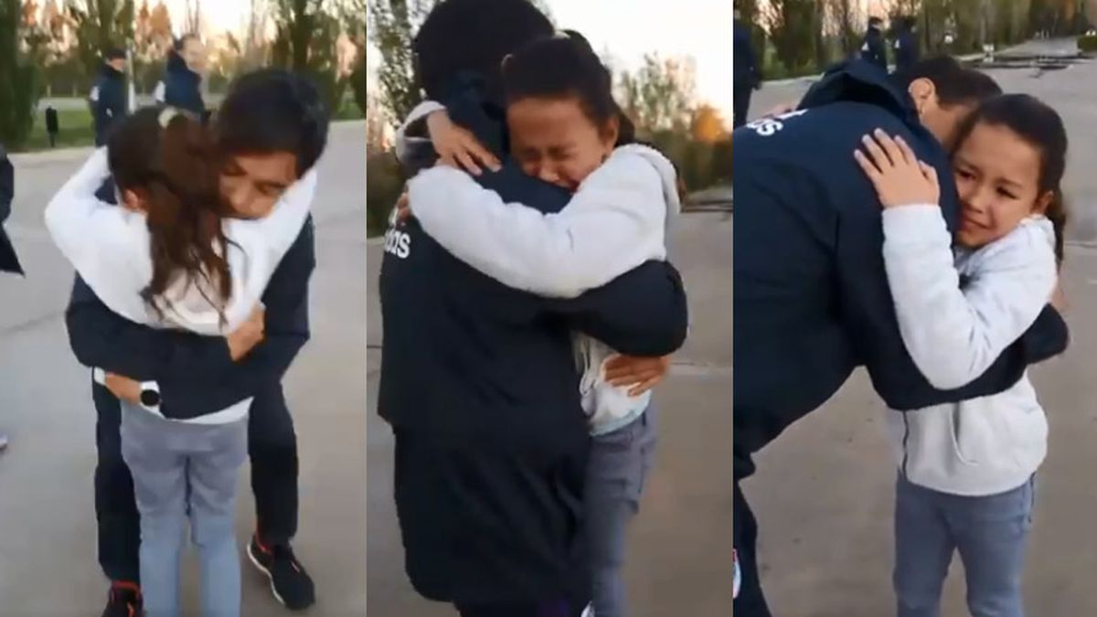 El abrazo del alma: Gallardo emocionó a una niña