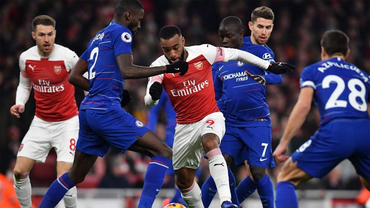 Los ingleses Chelsea y Arsenal van por la gloria en la Europa League