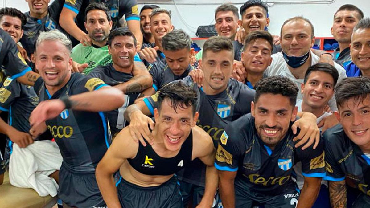 El Decano terminó la fase de grupos con puntaje perfecto