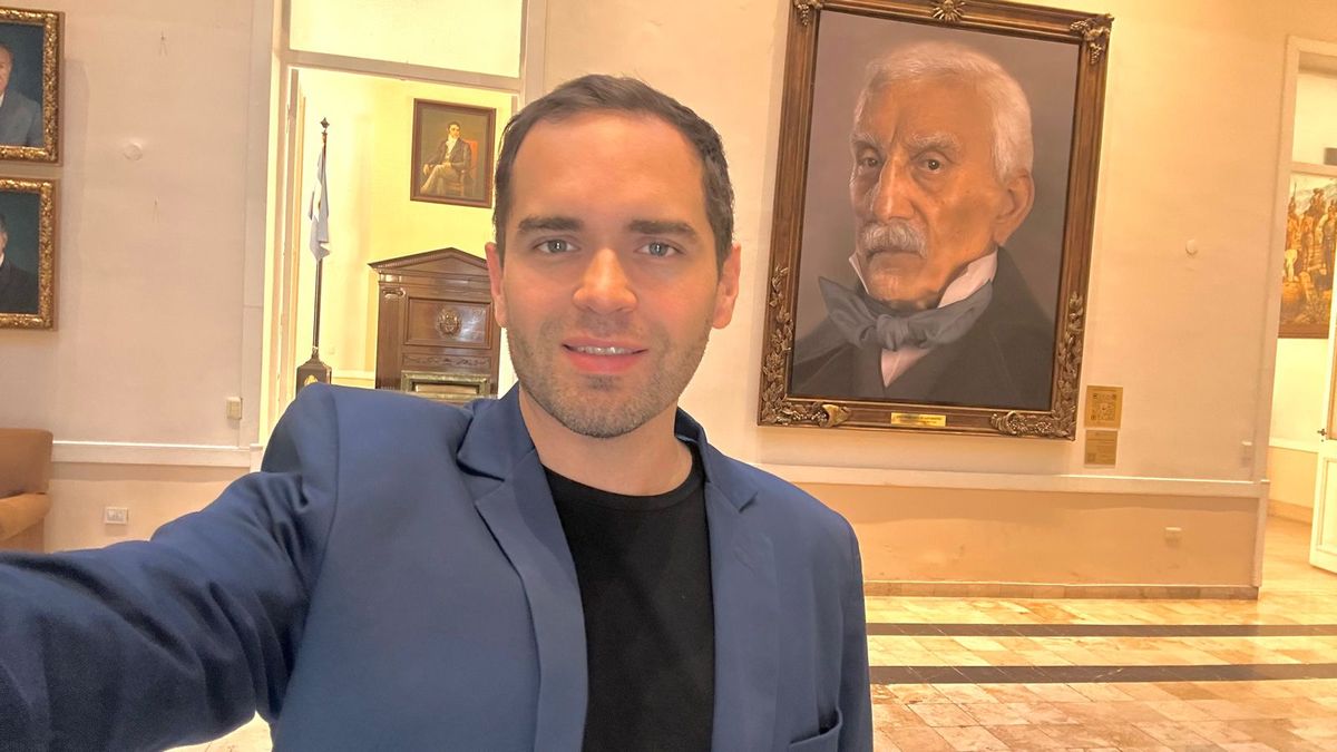 El libertario gerente de una radio pública sorteará la mitad de su ...