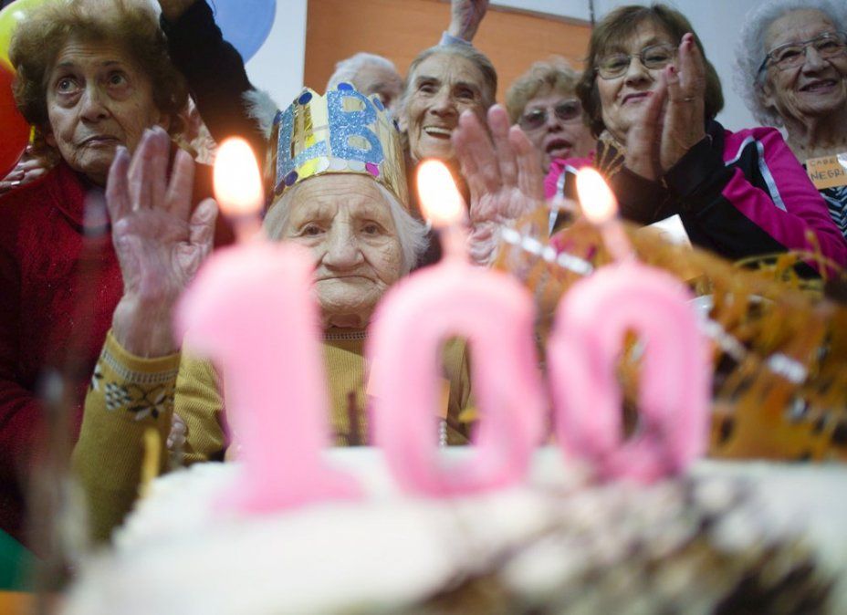Luisa cumplió 100 años y los festejó con todo: sana y activa