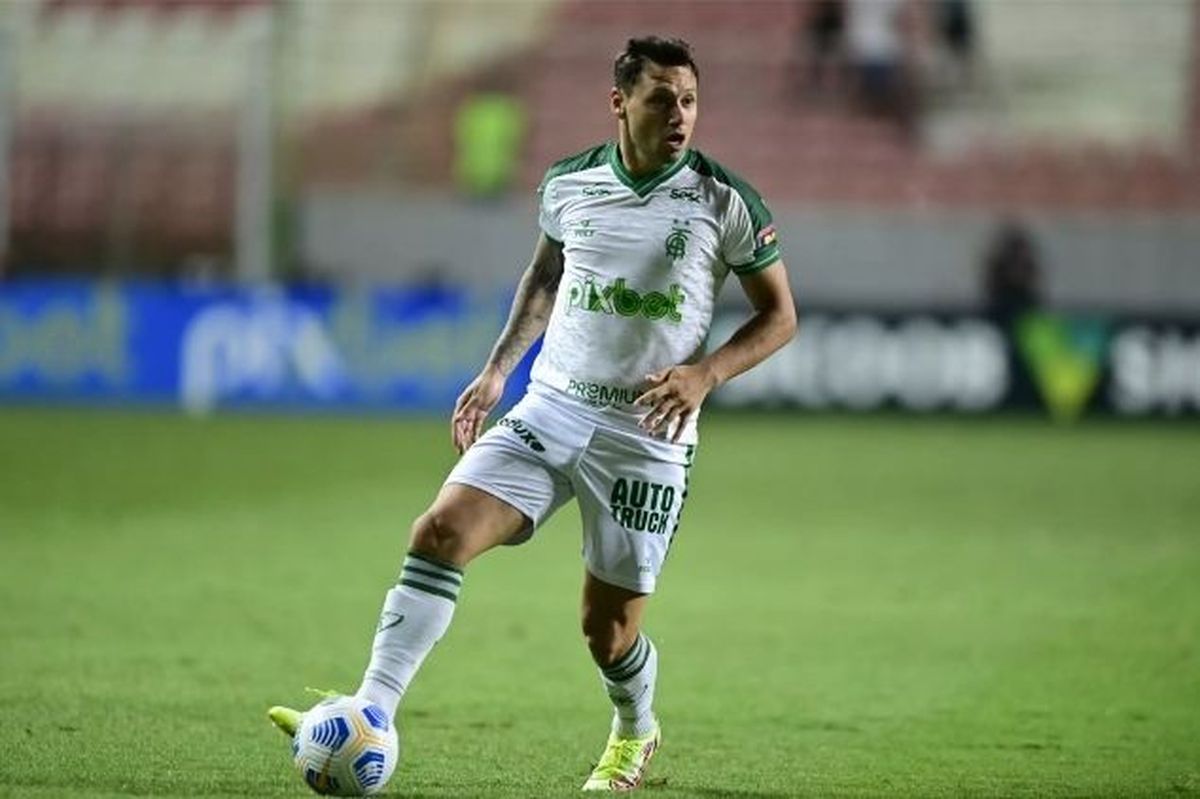 Mauro Zárate y un destino inesperado en el exterior