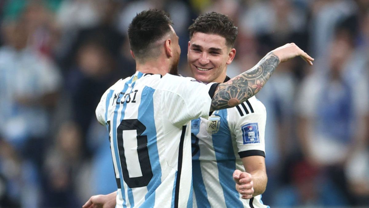 Lionel Messi y Julián Álvarez, la dupla goleadora de Argentina en el ...
