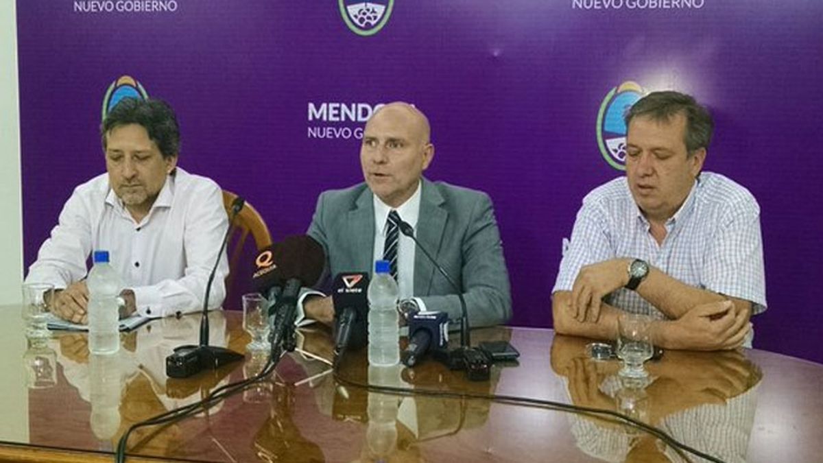 Cornejo le mandará a Santa Rosa ocho millones de pesos de adelanto de ...